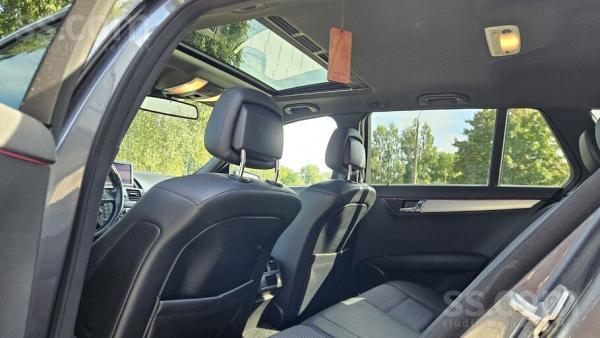 Pelēks Mercedes-Benz c-320 2008 Rīga, ar dzinēja tilpumu 3.20 L un nobraukumu 272 tūkst. km par 5650 €, foto 8 vietnē AUTOMOTO.COM.LV