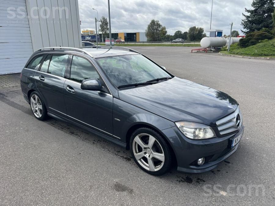 Pelēks Mercedes-Benz c-320 2008 Rīga, ar dzinēja tilpumu 3.00 L un nobraukumu 227 tūkst. km par 4300 €, foto 3 vietnē AUTOMOTO.COM.LV