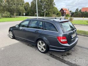 Pelēks Mercedes-Benz c-320 2008 Rīga, ar dzinēja tilpumu 3.00 L un nobraukumu 227 tūkst. km par 4300 €, foto 7 vietnē AUTOMOTO.COM.LV