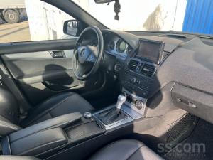 Pelēks Mercedes-Benz c-320 2008 Rīga, ar dzinēja tilpumu 3.00 L un nobraukumu 227 tūkst. km par 4300 €, foto 10 vietnē AUTOMOTO.COM.LV
