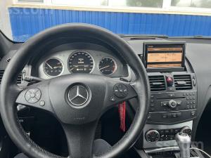 Pelēks Mercedes-Benz c-320 2008 Rīga, ar dzinēja tilpumu 3.00 L un nobraukumu 227 tūkst. km par 4300 €, foto 13 vietnē AUTOMOTO.COM.LV