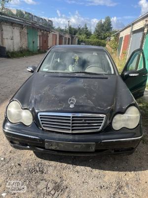 Мерседес Ц 320 2003 в Каунас, объемом двигателя 3.20 л и пробегом 200 тыс. км за 350 €, фото 3 на AUTOMOTO.COM.LV
