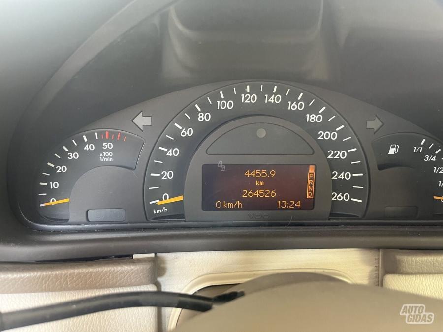 Мерседес Ц 320 2003 в Каунас, объемом двигателя 3.20 л и пробегом 200 тыс. км за 350 €, фото 5 на AUTOMOTO.COM.LV