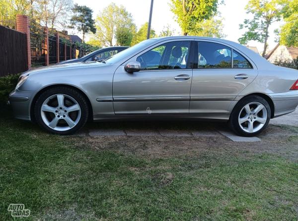 Mercedes-Benz c-320 2005 Šauļi, ar dzinēja tilpumu 3.00 L un nobraukumu 304 tūkst. km par 3150 €, foto 3 vietnē AUTOMOTO.COM.LV