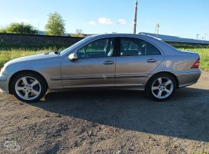 Mercedes-Benz c-320 2005 Šauļi, ar dzinēja tilpumu 3.00 L un nobraukumu 304 tūkst. km par 3150 €, foto 8 vietnē AUTOMOTO.COM.LV