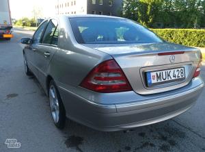 Mercedes-Benz c-320 2005 Šauļi, ar dzinēja tilpumu 3.00 L un nobraukumu 304 tūkst. km par 3150 €, foto 15 vietnē AUTOMOTO.COM.LV
