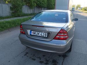 Mercedes-Benz c-320 2005 Šauļi, ar dzinēja tilpumu 3.00 L un nobraukumu 304 tūkst. km par 3150 €, foto 16 vietnē AUTOMOTO.COM.LV