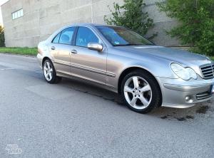 Mercedes-Benz c-320 2005 Šauļi, ar dzinēja tilpumu 3.00 L un nobraukumu 304 tūkst. km par 3150 €, foto 17 vietnē AUTOMOTO.COM.LV
