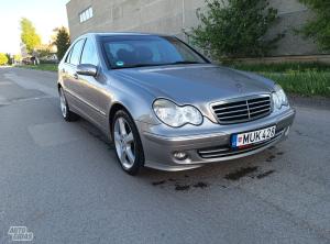 Mercedes-Benz c-320 2005 Šauļi, ar dzinēja tilpumu 3.00 L un nobraukumu 304 tūkst. km par 3150 €, foto 18 vietnē AUTOMOTO.COM.LV