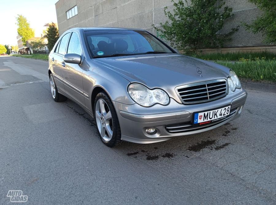 Mercedes-Benz c-320 2005 Šauļi, ar dzinēja tilpumu 3.00 L un nobraukumu 304 tūkst. km par 3150 €, foto 18 vietnē AUTOMOTO.COM.LV