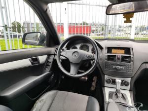 Mercedes-Benz c-320 2007 Klaipėda, ar dzinēja tilpumu 2.99 L un nobraukumu 380 tūkst. km par 5000 €, foto 4 vietnē AUTOMOTO.COM.LV