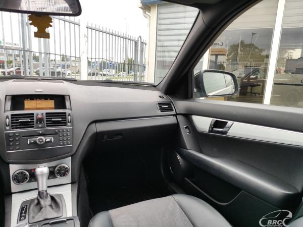 Mercedes-Benz c-320 2007 Klaipėda, ar dzinēja tilpumu 2.99 L un nobraukumu 380 tūkst. km par 5000 €, foto 6 vietnē AUTOMOTO.COM.LV
