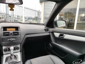 Mercedes-Benz c-320 2007 Klaipėda, ar dzinēja tilpumu 2.99 L un nobraukumu 380 tūkst. km par 5000 €, foto 6 vietnē AUTOMOTO.COM.LV