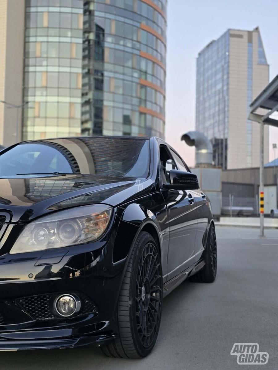 Mercedes-Benz c-320 2008 in Vilnius, with an engine capacity of 3.00 L and mileage of 356 thousand km for 5000 €, photo 3 on AUTOMOTO.COM.LV