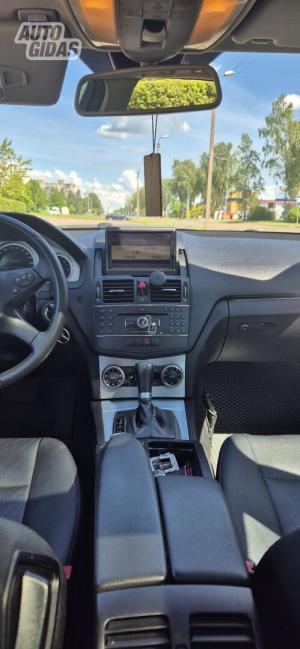 Mercedes-Benz c-320 2008 Viļņa, ar dzinēja tilpumu 3.00 L un nobraukumu 354 tūkst. km par 3200 €, foto 12 vietnē AUTOMOTO.COM.LV