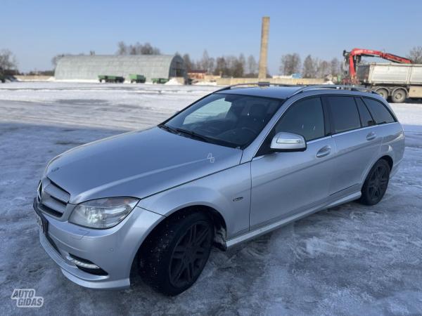 Mercedes-Benz c-320 2009 in Kaunas, with an engine capacity of 3.20 L and mileage of 416 thousand km for 3600 €, photo 4 on AUTOMOTO.COM.LV