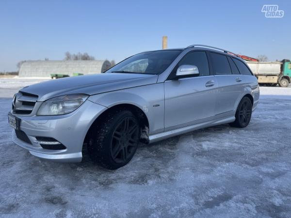 Mercedes-Benz c-320 2009 in Kaunas, with an engine capacity of 3.20 L and mileage of 416 thousand km for 3600 €, photo 5 on AUTOMOTO.COM.LV