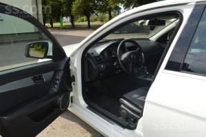 Balts Mercedes-Benz c-320 2007 Cēsis, ar dzinēja tilpumu 3.00 L un nobraukumu 356 tūkst. km par 4600 €, foto 7 vietnē AUTOMOTO.COM.LV