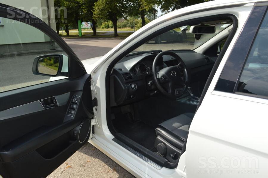 Balts Mercedes-Benz c-320 2007 Cēsis, ar dzinēja tilpumu 3.00 L un nobraukumu 356 tūkst. km par 4600 €, foto 7 vietnē AUTOMOTO.COM.LV