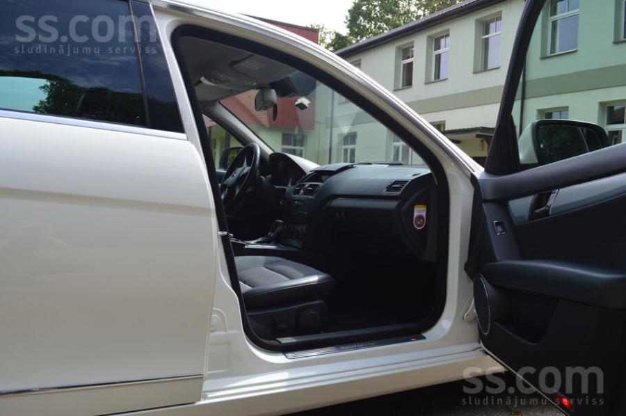 Balts Mercedes-Benz c-320 2007 Cēsis, ar dzinēja tilpumu 3.00 L un nobraukumu 356 tūkst. km par 4600 €, foto 11 vietnē AUTOMOTO.COM.LV