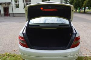 Balts Mercedes-Benz c-320 2007 Cēsis, ar dzinēja tilpumu 3.00 L un nobraukumu 356 tūkst. km par 4600 €, foto 15 vietnē AUTOMOTO.COM.LV
