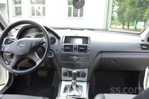 Balts Mercedes-Benz c-320 2007 Cēsis, ar dzinēja tilpumu 3.00 L un nobraukumu 356 tūkst. km par 4600 €, foto 19 vietnē AUTOMOTO.COM.LV