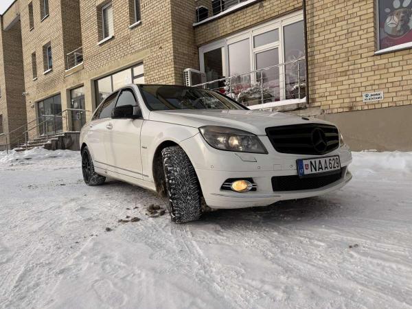 Balts Mercedes-Benz c-320 2008 Alīta, ar dzinēja tilpumu 2.99 L un nobraukumu 436 tūkst. km par 5000 €, foto 2 vietnē AUTOMOTO.COM.LV