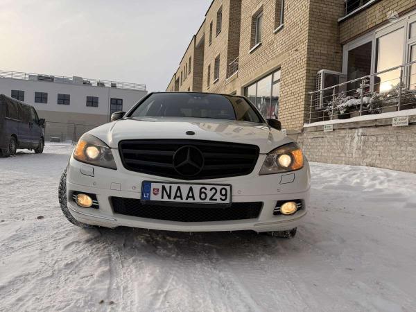Balts Mercedes-Benz c-320 2008 Alīta, ar dzinēja tilpumu 2.99 L un nobraukumu 436 tūkst. km par 5000 €, foto 3 vietnē AUTOMOTO.COM.LV