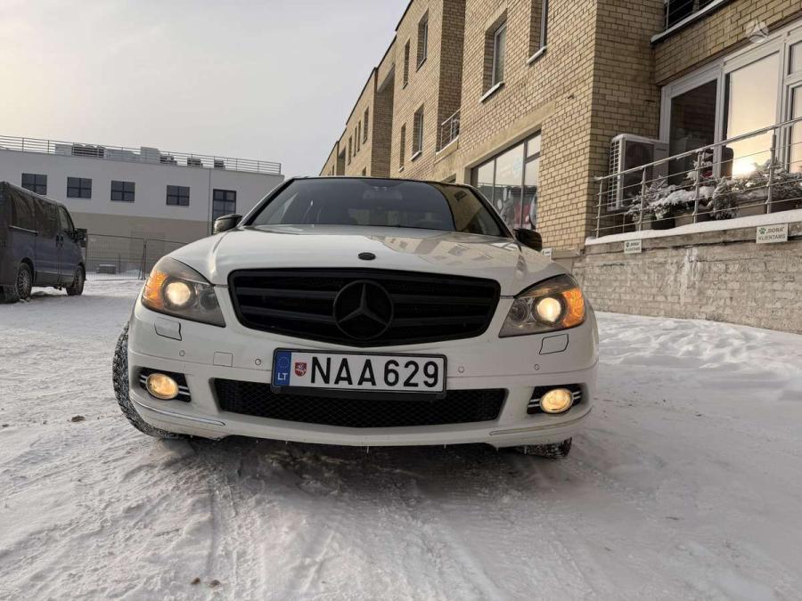 Balts Mercedes-Benz c-320 2008 Alīta, ar dzinēja tilpumu 2.99 L un nobraukumu 436 tūkst. km par 5000 €, foto 3 vietnē AUTOMOTO.COM.LV