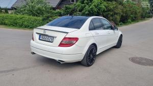 Белый Мерседес Ц 320 2008 в Каунас, объемом двигателя 3.20 л и пробегом 442 тыс. км за 3599 €, фото 4 на AUTOMOTO.COM.LV