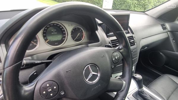 White Mercedes-Benz c-320 2008 in Kaunas, with an engine capacity of 3.20 L and mileage of 442 thousand km for 3599 €, photo 7 on AUTOMOTO.COM.LV