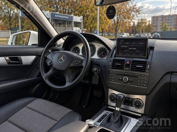 Mercedes-Benz c-320 2008 Ludza vietnÄ Balts Mercedes-Benz c-320 2008 Ludza, ar dzinÄja tilpumu 3.00 L un nobraukumu 240 tÅ«kst. km par 6100 ā¬, foto 5 vietnÄ AUTOMOTO.COM.LV