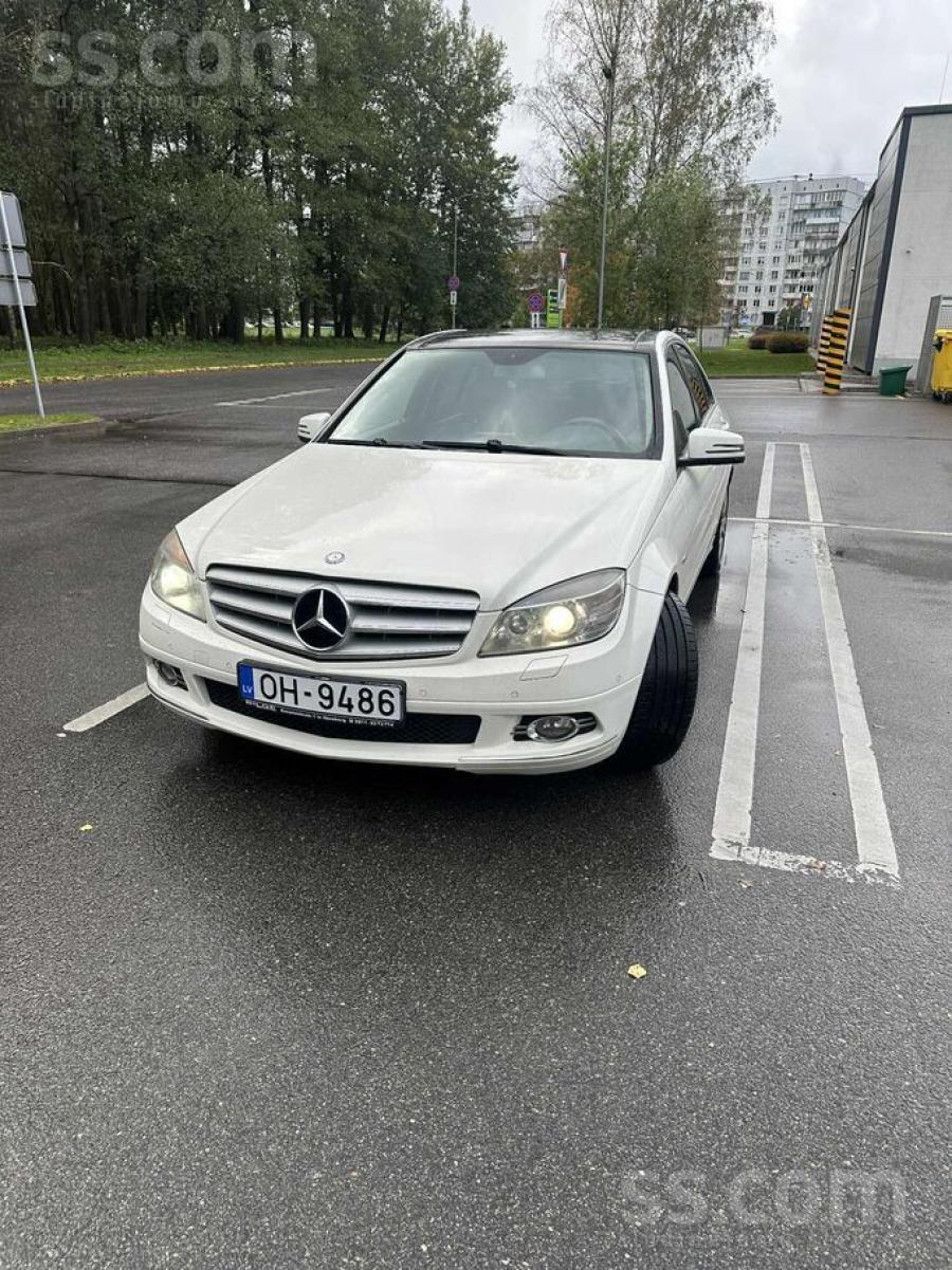 White Mercedes-Benz c-320 2009 in Riga, with an engine capacity of 3.00 L and mileage of 303 thousand km for 6100 €, photo 6 on AUTOMOTO.COM.LV