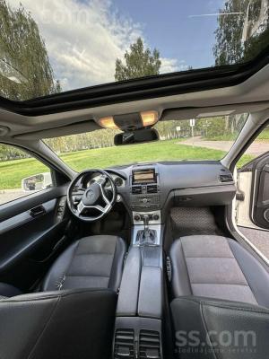 White Mercedes-Benz c-320 2009 in Riga, with an engine capacity of 3.00 L and mileage of 303 thousand km for 6100 €, photo 8 on AUTOMOTO.COM.LV