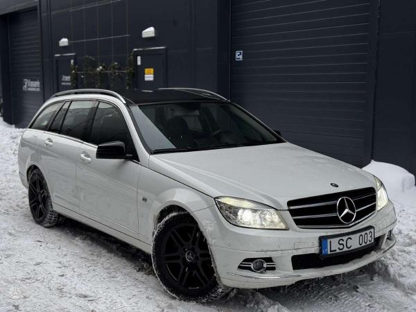 White Mercedes-Benz c-320 2008 in Klaipeda, with an engine capacity of 2.99 L and mileage of 351 thousand km for 3900 €, photo 4 on AUTOMOTO.COM.LV