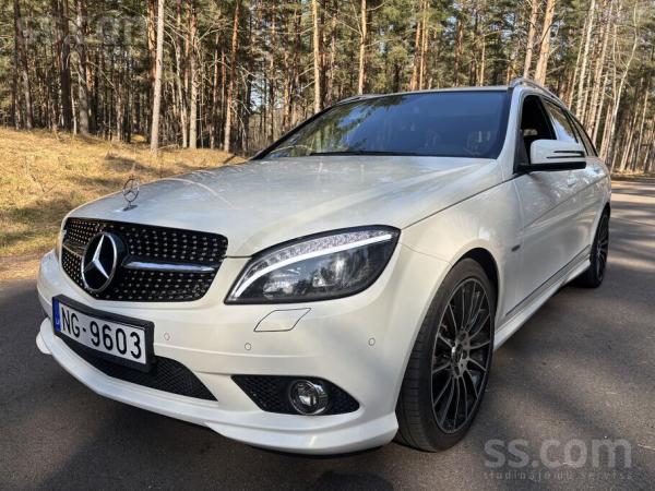 White Mercedes-Benz c-320 2009 in Riga, with an engine capacity of 3.00 L and mileage of 318 thousand km for 6700 €, photo 1 on AUTOMOTO.COM.LV