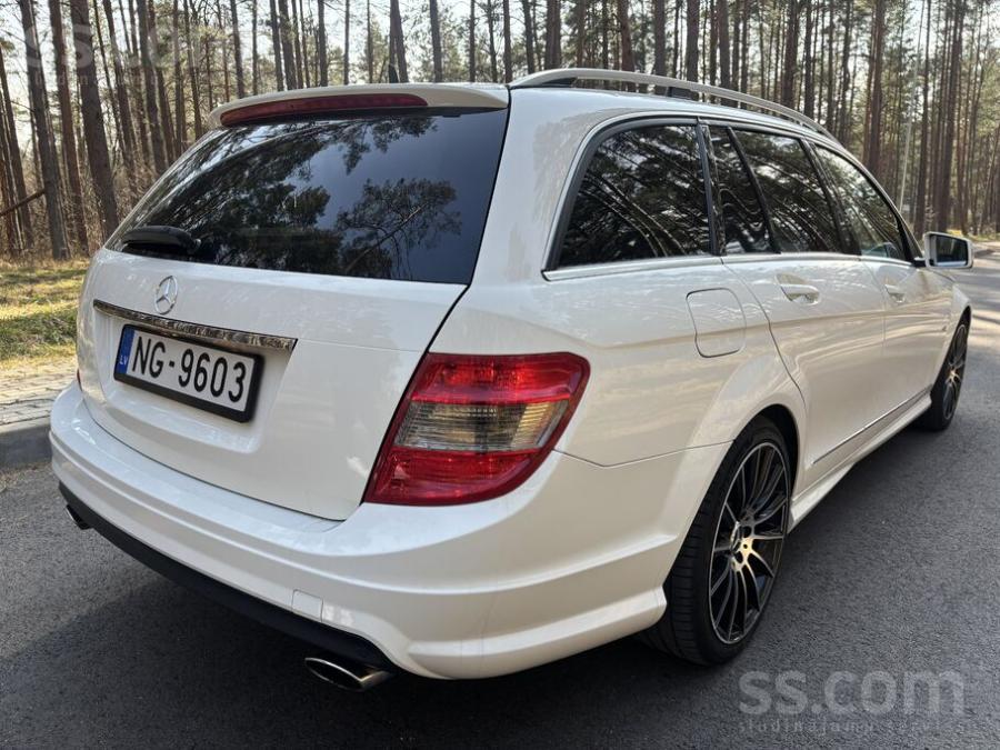 Balts Mercedes-Benz c-320 2009 Rīga, ar dzinēja tilpumu 3.00 L un nobraukumu 318 tūkst. km par 6700 €, foto 5 vietnē AUTOMOTO.COM.LV