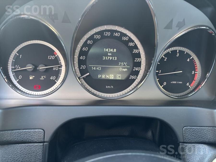 Balts Mercedes-Benz c-320 2009 Rīga, ar dzinēja tilpumu 3.00 L un nobraukumu 318 tūkst. km par 6700 €, foto 13 vietnē AUTOMOTO.COM.LV