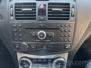 Balts Mercedes-Benz c-320 2009 Rīga, ar dzinēja tilpumu 3.00 L un nobraukumu 318 tūkst. km par 6700 €, foto 16 vietnē AUTOMOTO.COM.LV
