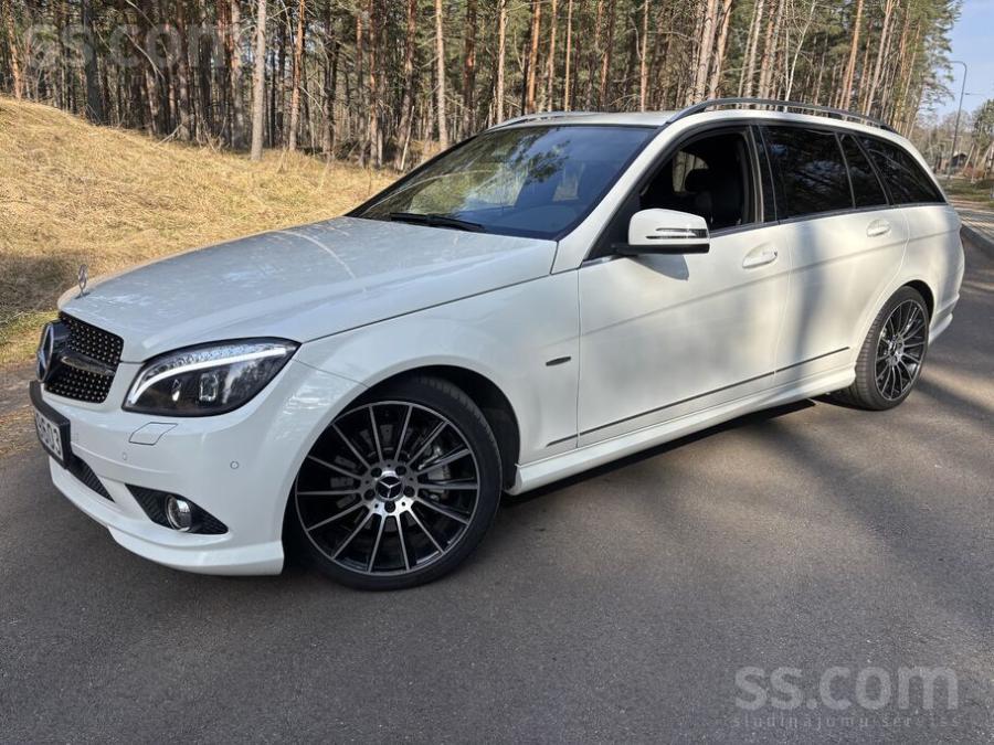 Balts Mercedes-Benz c-320 2009 Rīga, ar dzinēja tilpumu 3.00 L un nobraukumu 318 tūkst. km par 6700 €, foto 24 vietnē AUTOMOTO.COM.LV