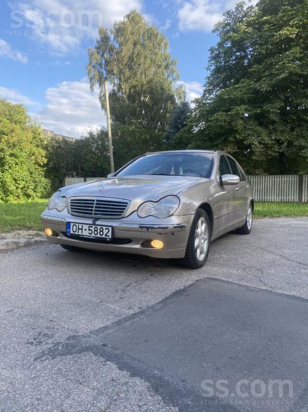 Yellow Mercedes-Benz c-320 2001 in Riga, with an engine capacity of 3.20 L and mileage of 305 thousand km for 2050 €, photo 1 on AUTOMOTO.COM.LV