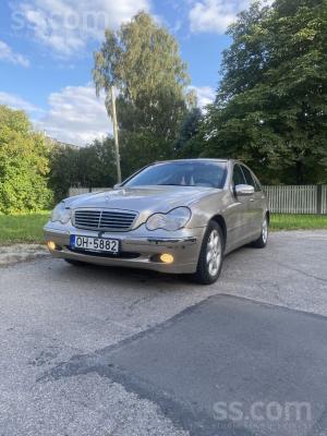 Dzeltens Mercedes-Benz c-320 2001 Rīga, ar dzinēja tilpumu 3.20 L un nobraukumu 305 tūkst. km par 2050 €, foto  vietnē AUTOMOTO.COM.LV