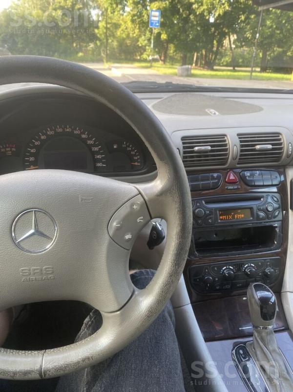 Yellow Mercedes-Benz c-320 2001 in Riga, with an engine capacity of 3.20 L and mileage of 305 thousand km for 2050 €, photo 7 on AUTOMOTO.COM.LV