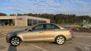 Yellow Mercedes-Benz c-320 2007 in Moletai, with an engine capacity of 3.00 L and mileage of 317 thousand km for 3150 €, photo 6 on AUTOMOTO.COM.LV
