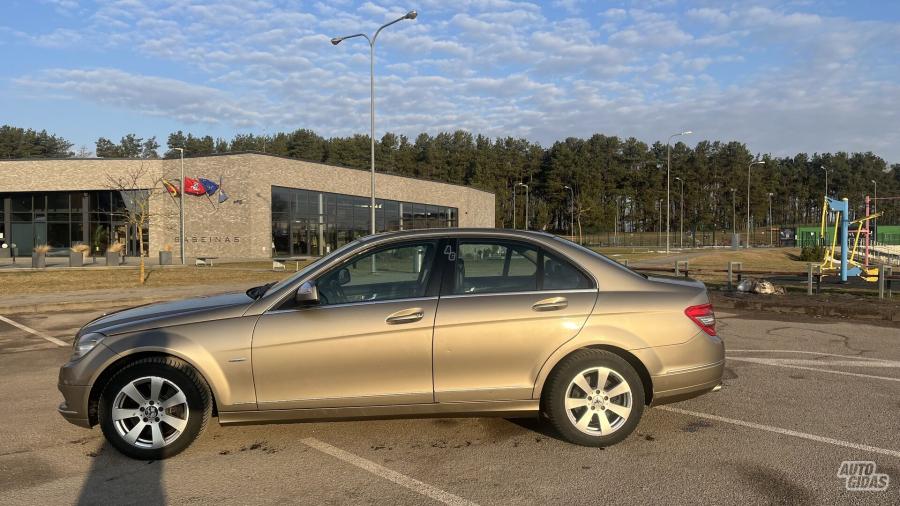 Yellow Mercedes-Benz c-320 2007 in Moletai, with an engine capacity of 3.00 L and mileage of 317 thousand km for 3150 €, photo 6 on AUTOMOTO.COM.LV