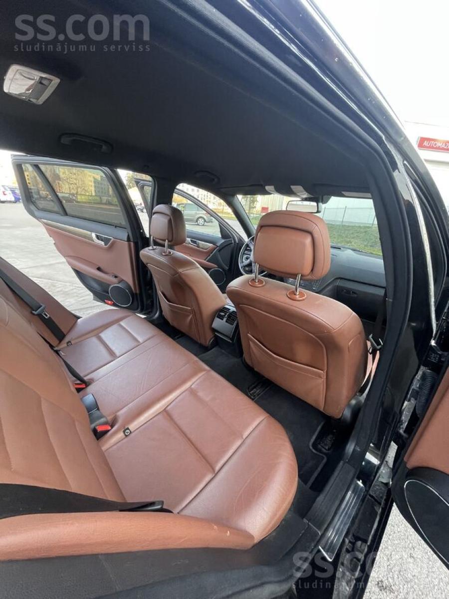 Melns Mercedes-Benz C 350 2008 Ogre, ar dzinēja tilpumu 3.00 L un nobraukumu 406 tūkst. km par 3950 €, foto 8 vietnē AUTOMOTO.COM.LV