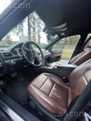 Melns Mercedes-Benz C 350 2008 Ogre, ar dzinēja tilpumu 3.00 L un nobraukumu 406 tūkst. km par 3950 €, foto 9 vietnē AUTOMOTO.COM.LV