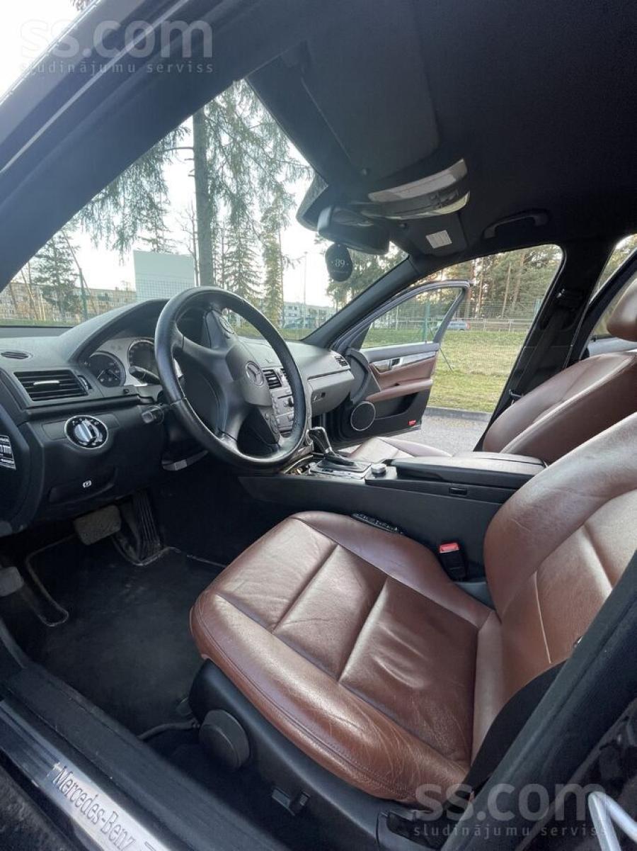 Melns Mercedes-Benz C 350 2008 Ogre, ar dzinēja tilpumu 3.00 L un nobraukumu 406 tūkst. km par 3950 €, foto 9 vietnē AUTOMOTO.COM.LV