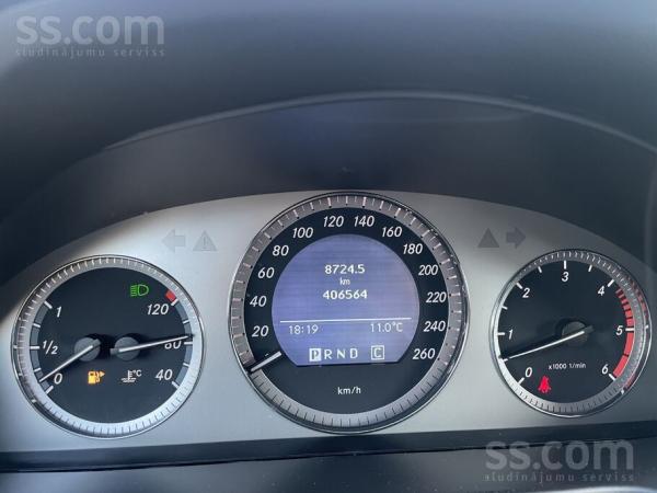Black Mercedes-Benz C 350 2008 in Ogre, with an engine capacity of 3.00 L and mileage of 406 thousand km for 3950 €, photo 10 on AUTOMOTO.COM.LV