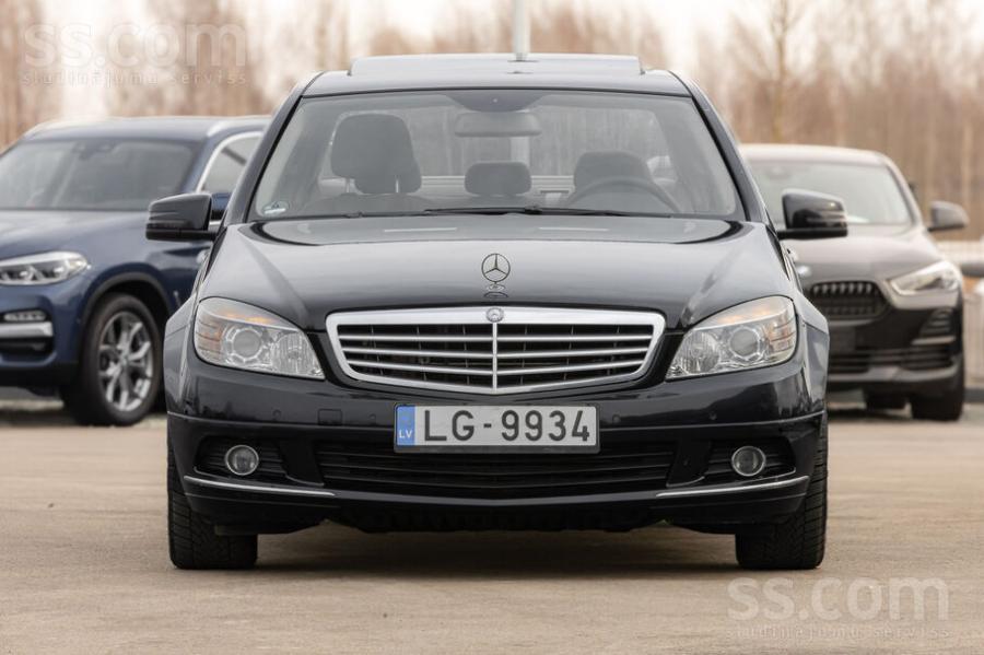 Black Mercedes-Benz C 350 2009 in Jelgava, with an engine capacity of 3.00 L and mileage of 209 thousand km for 4700 €, photo 2 on AUTOMOTO.COM.LV